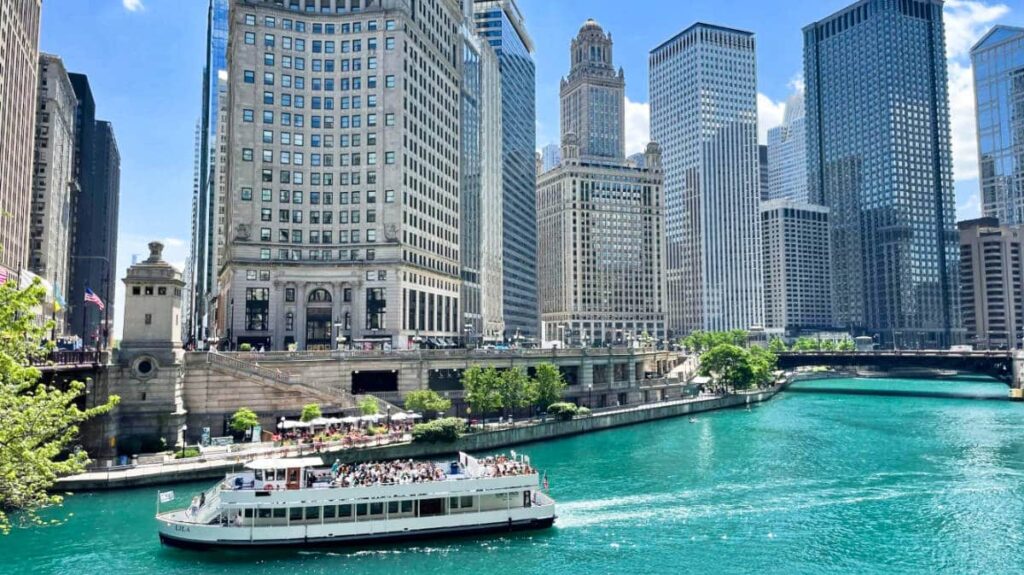 Facts About Chicago (30 Interesting & Fun Things to Know)