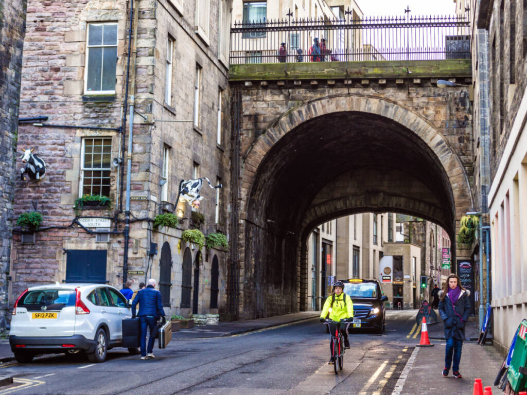 Where to Stay in Edinburgh (Best Places & Areas)