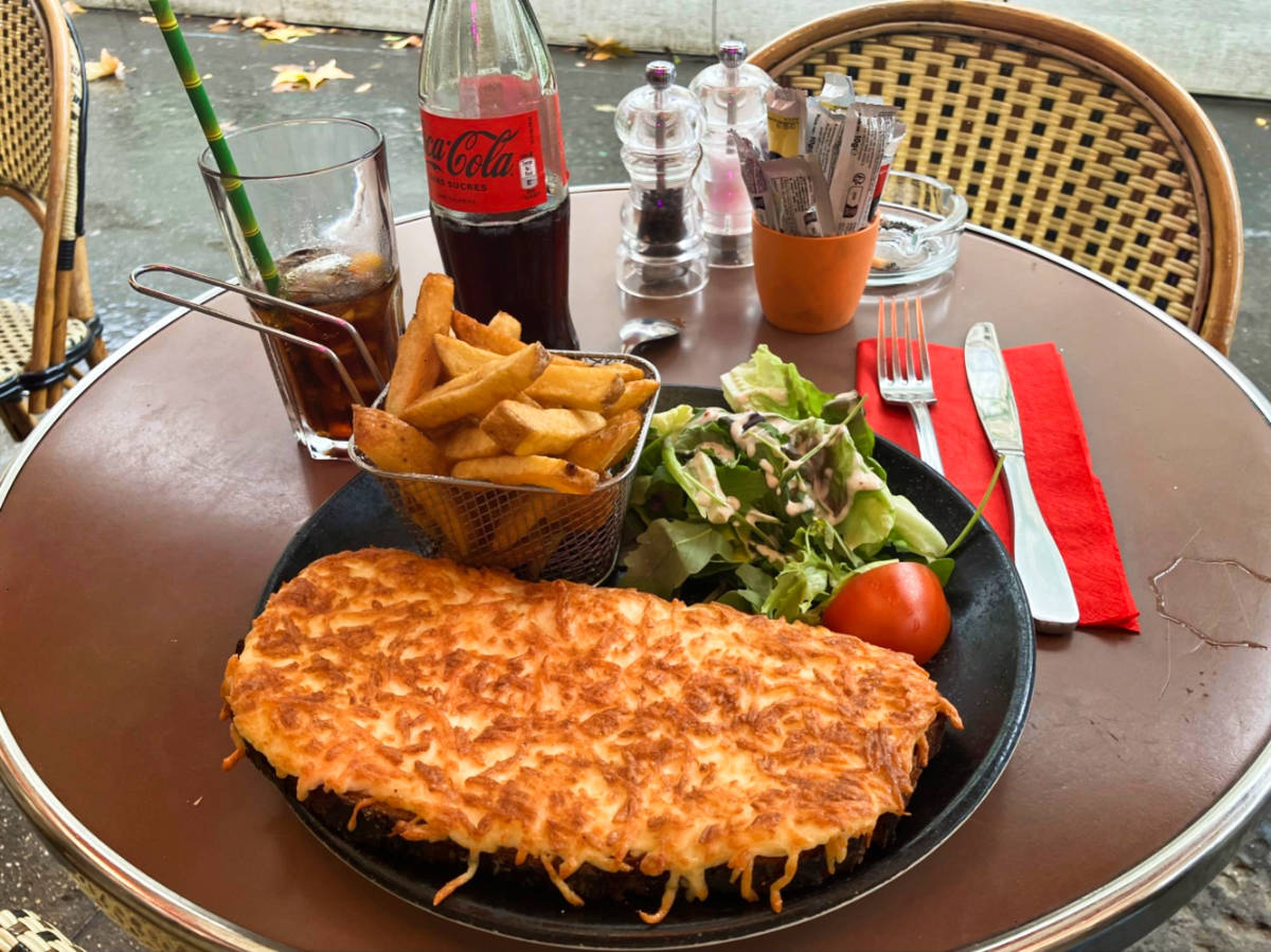 19 Must-Try Foods in Paris (A Local's Favorite Dishes)