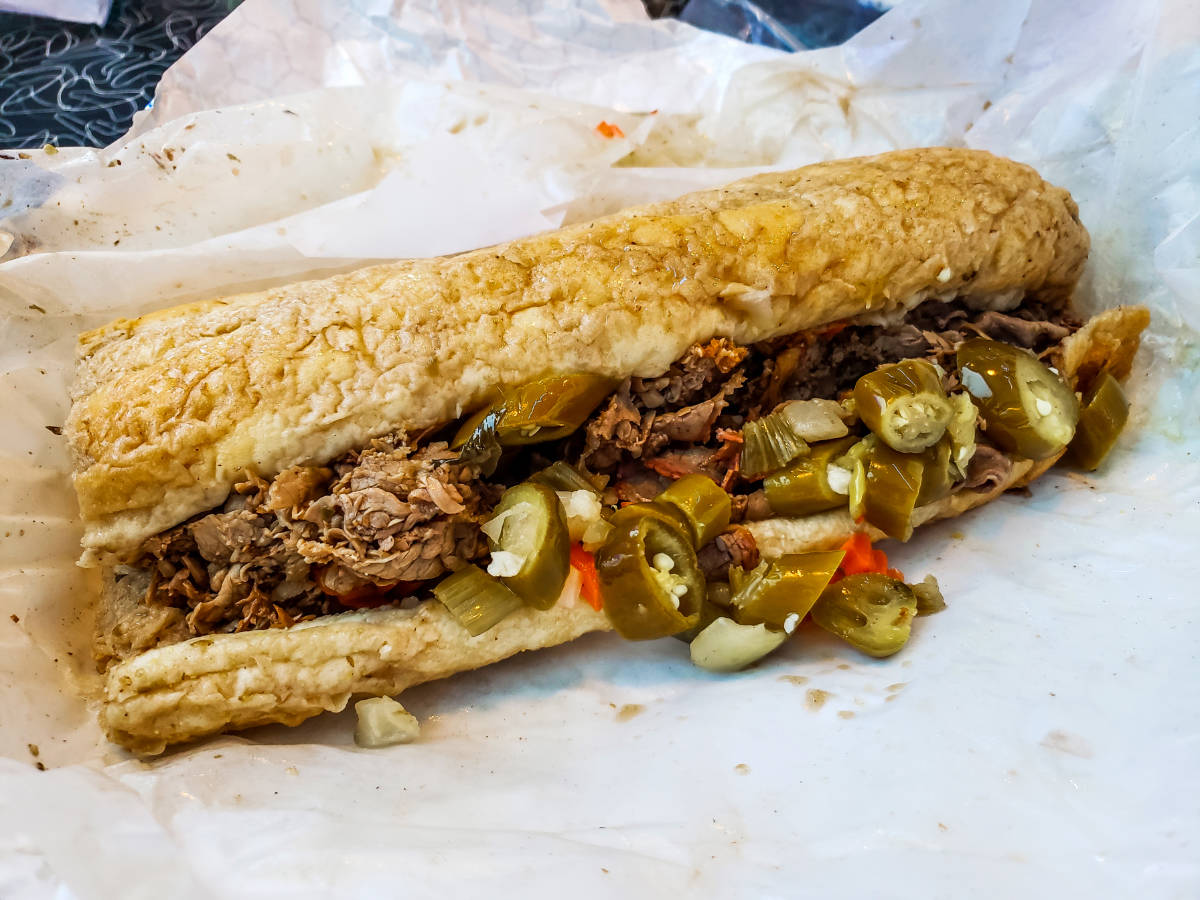 Chicago Food (A Local’s Guide to 18 Best Dishes to Try)