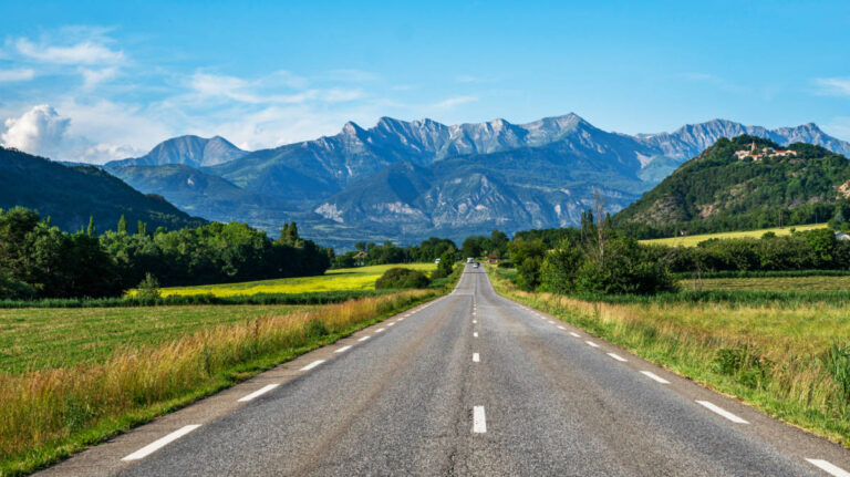A Guide to Renting a Car in France - Travel Lemming