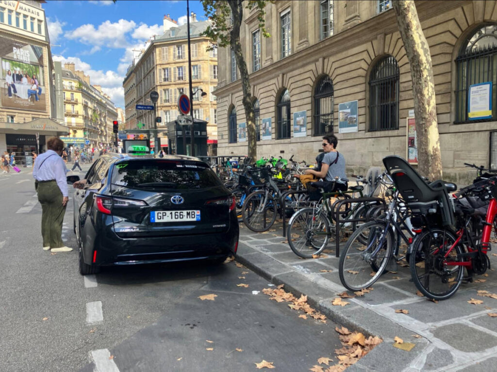 Getting Around Paris (A Local’s Transportation Guide)