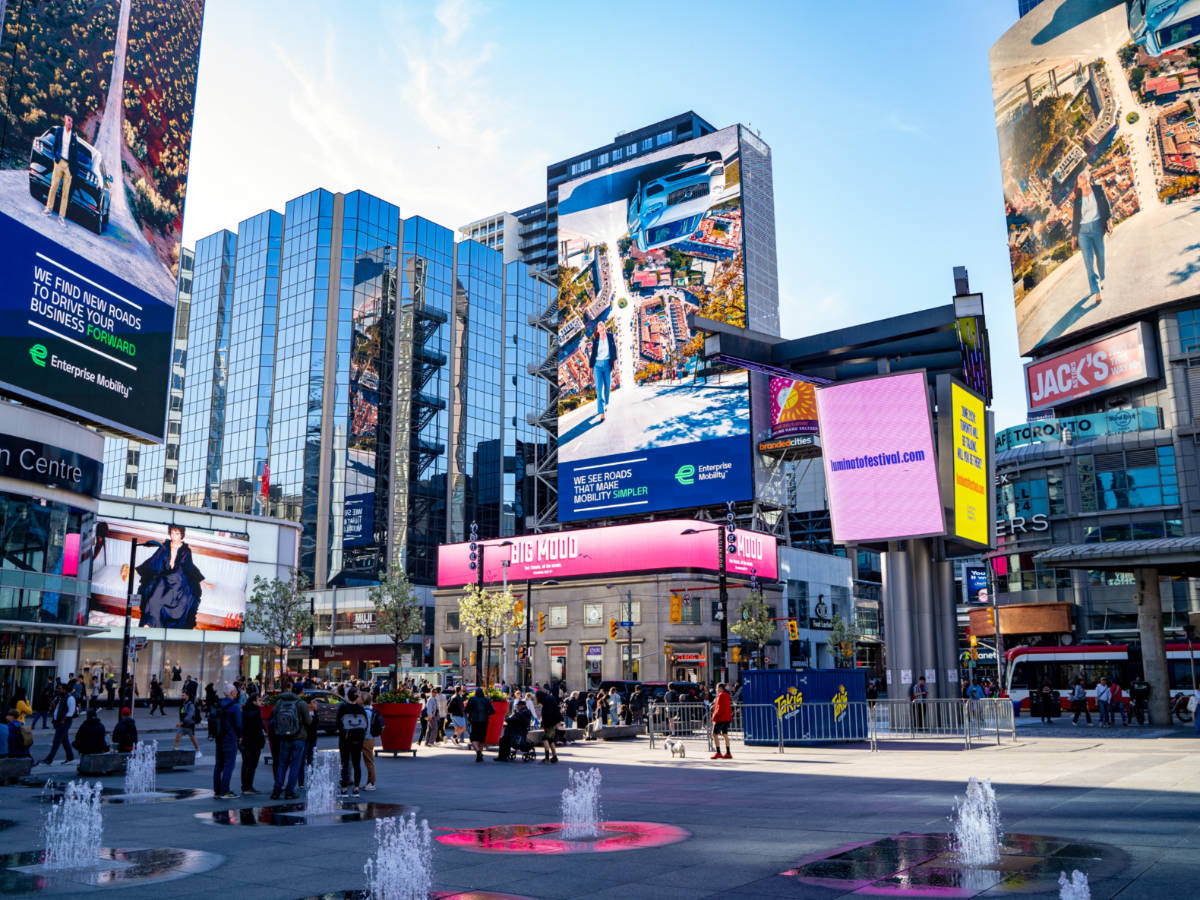 Where to Stay in Toronto (Best Areas & Places)