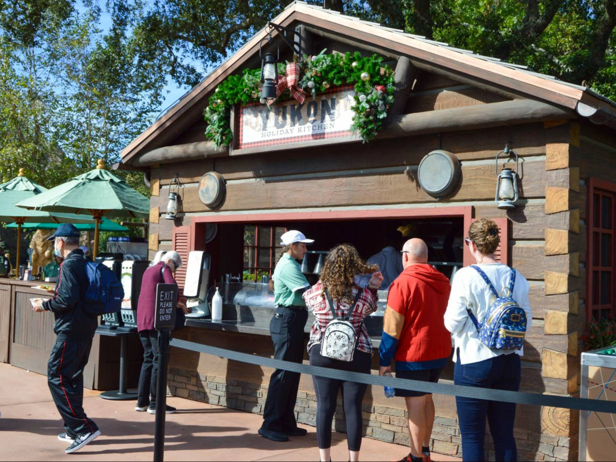 Ultimate Walt Disney World Holiday Guide